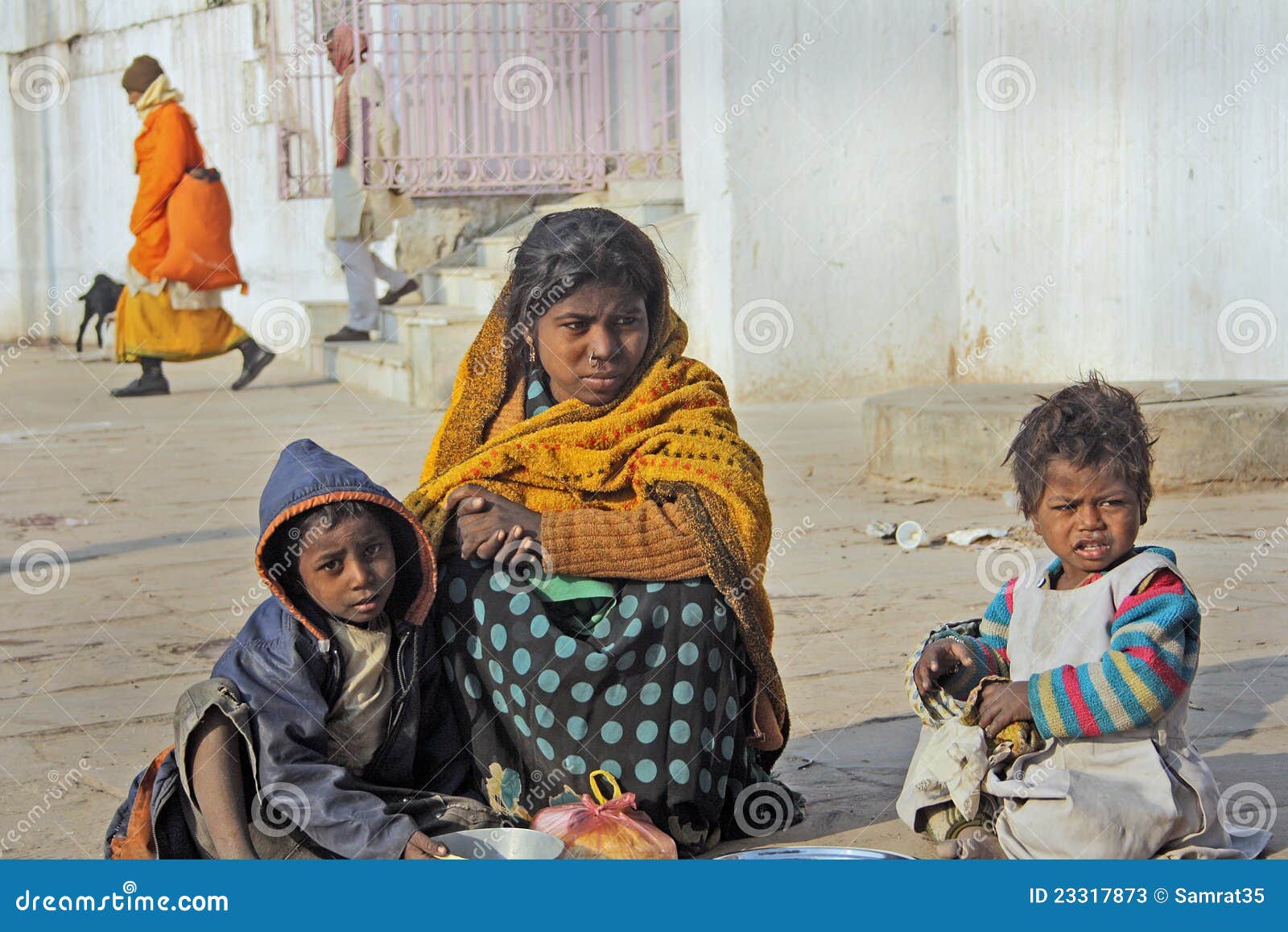 Armoede in India redactionele stock foto. Image of droefheid - 23317873