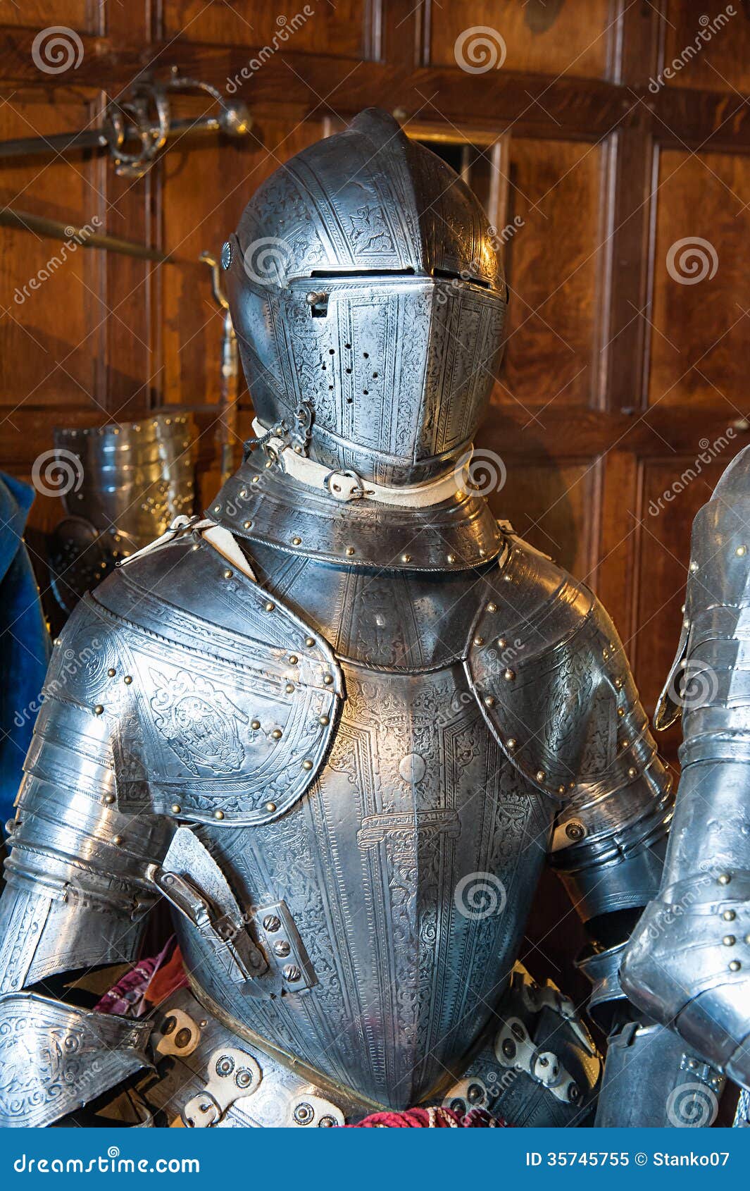 Armure de chevalier image stock. Image of gris, angleterre - 35745755