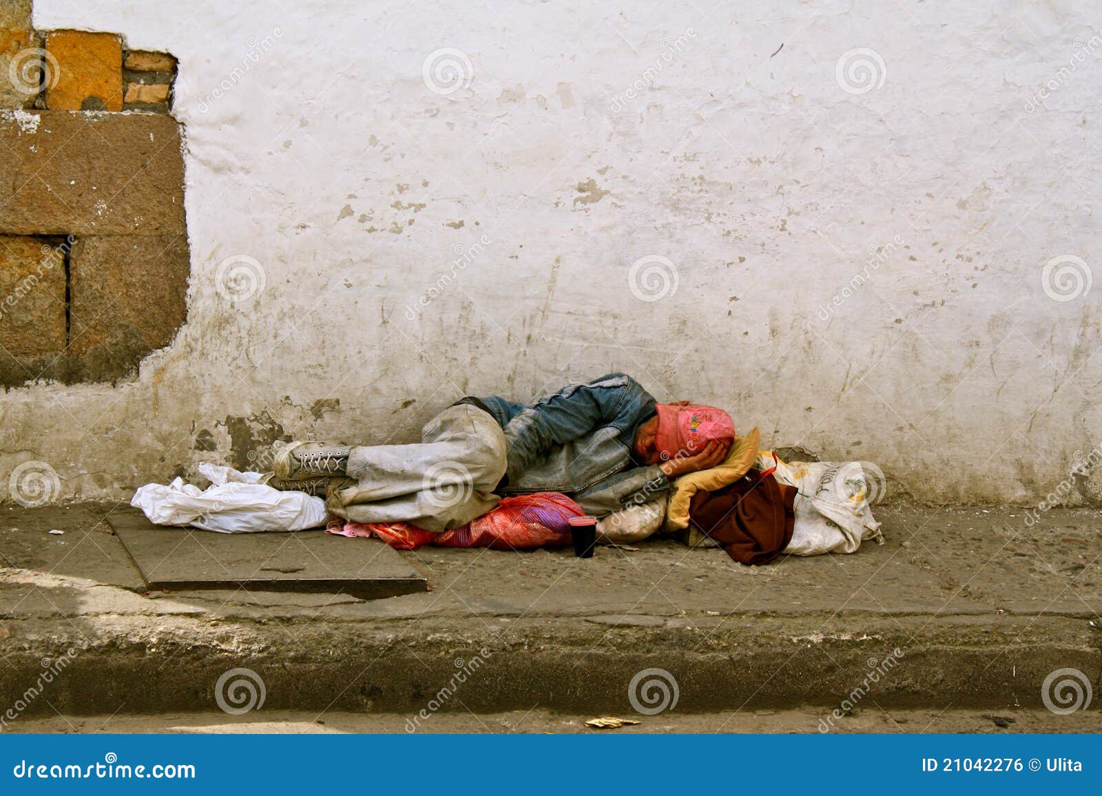 Armut, Kolumbien redaktionelles foto. Bild von schlafen - 21042276