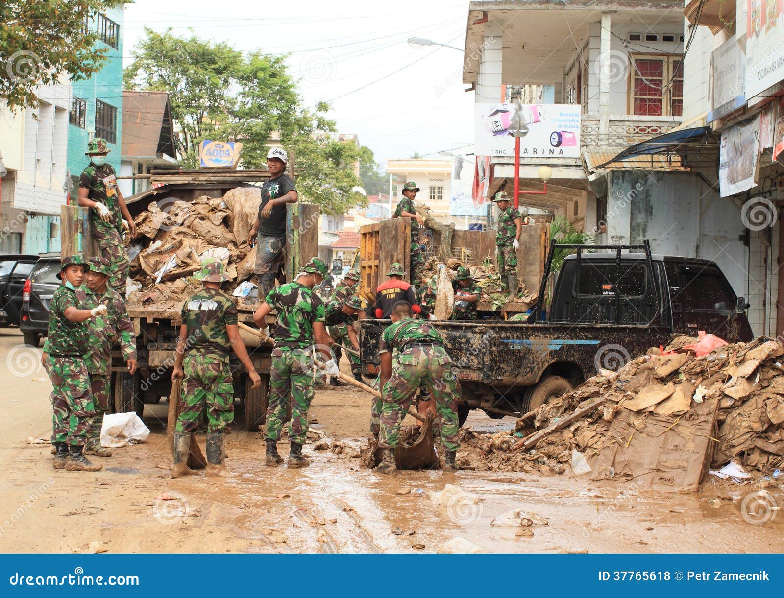 Army helping after floods editorial stock photo. Image of clean - 37765618