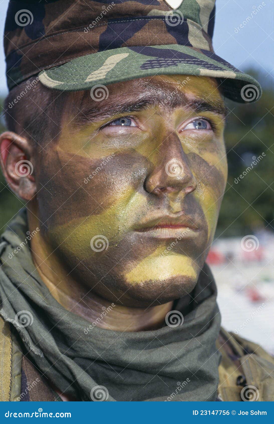 Army Soldier in Camouflage editorial photo. Image of personnel - 23147756