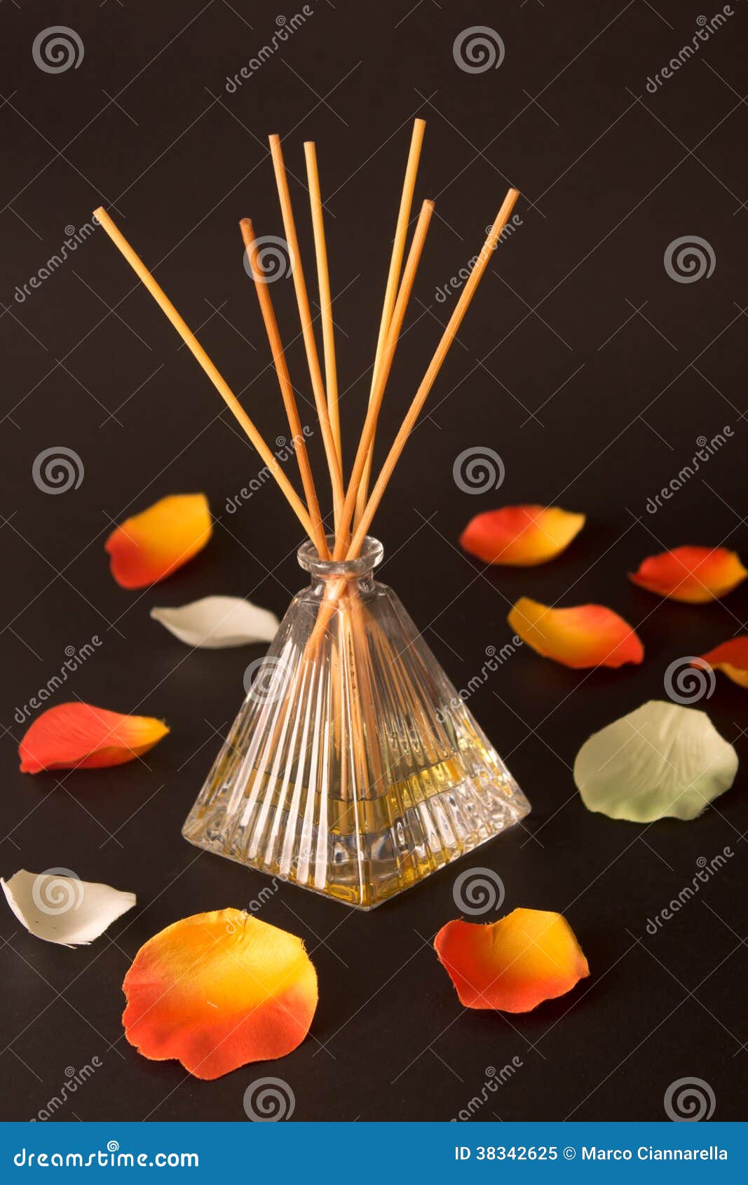 Aroma Diffuser and Fragrance Stock Image - Image of liquide, smell ...
