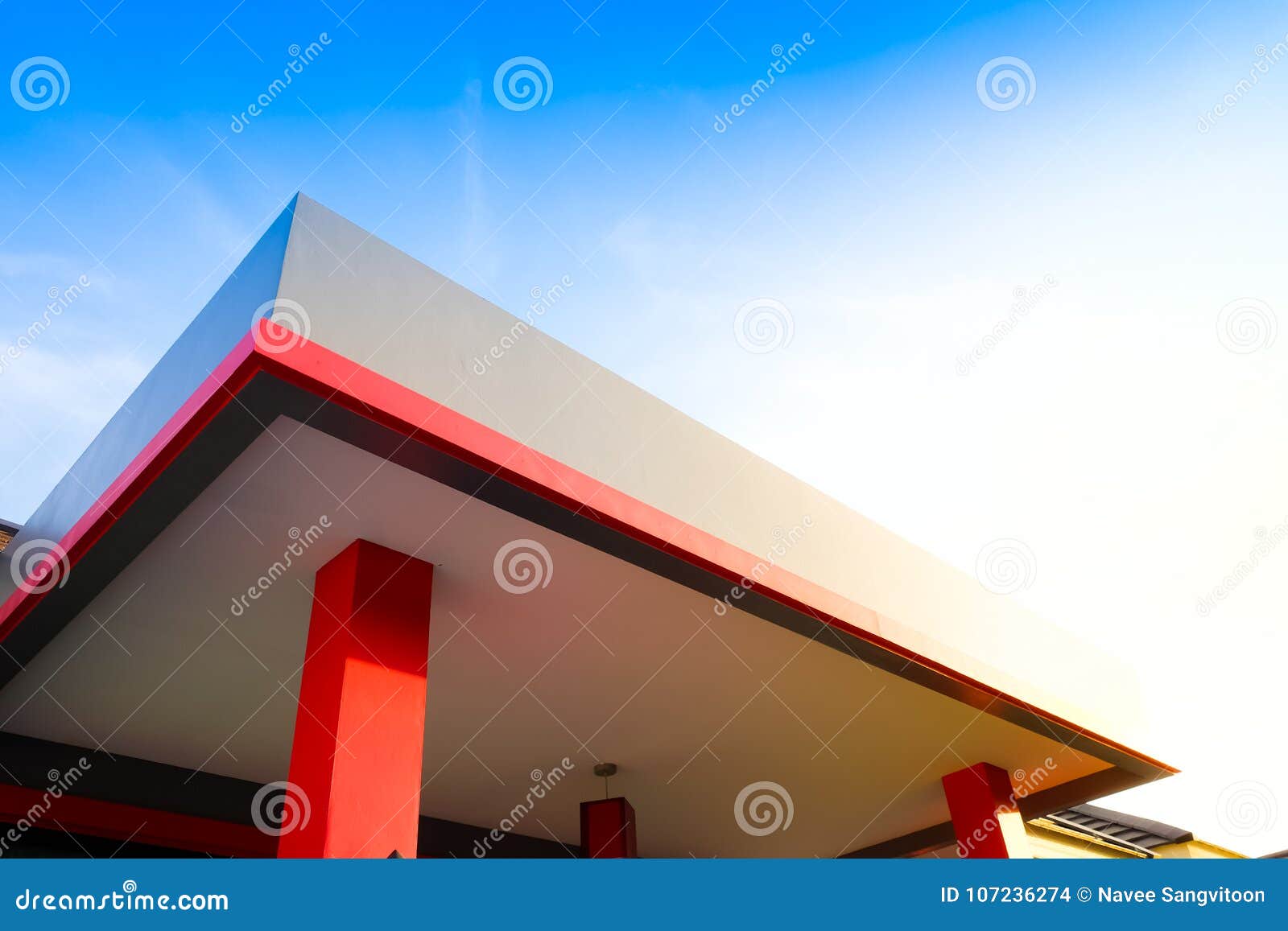 Arquitectura - Edificio Rojo Moderno Foto de archivo - Imagen de color ...