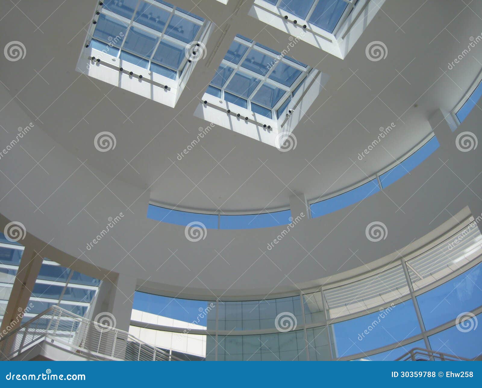 Arquitectura Moderna Del Atrio En El Centro 2 De Getty Foto de archivo ...
