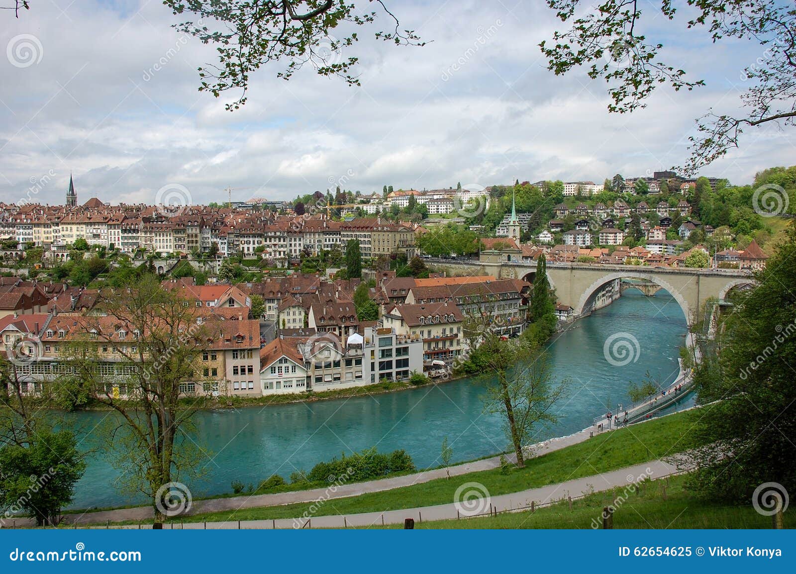 Arquitetura Da Cidade De Berna Com Rio Aare Imagem de Stock - Imagem de ...