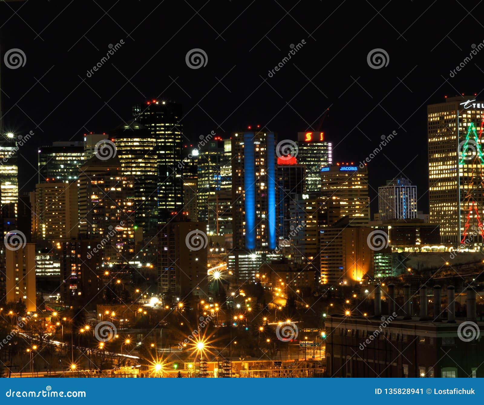 Arquitetura Da Cidade De Edmonton Do Centro Alberta Canada Foto ...