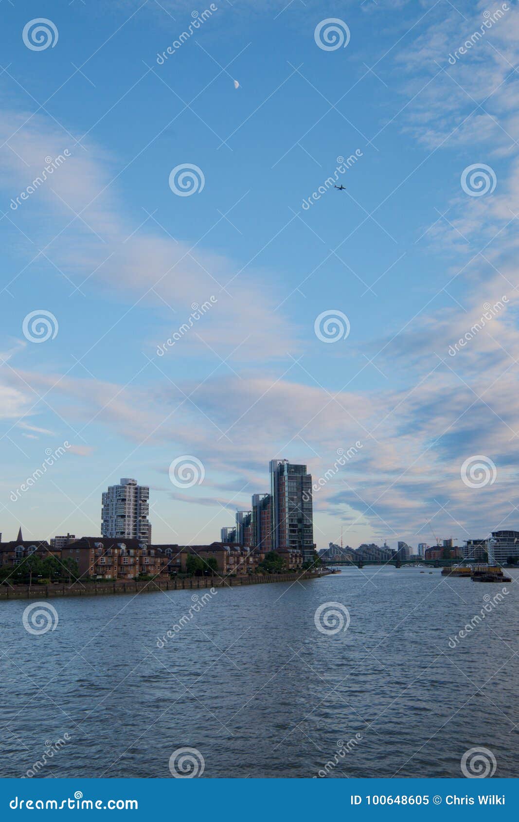 Arquitetura Da Cidade De Tamisa Do Rio Imagem de Stock - Imagem de ...