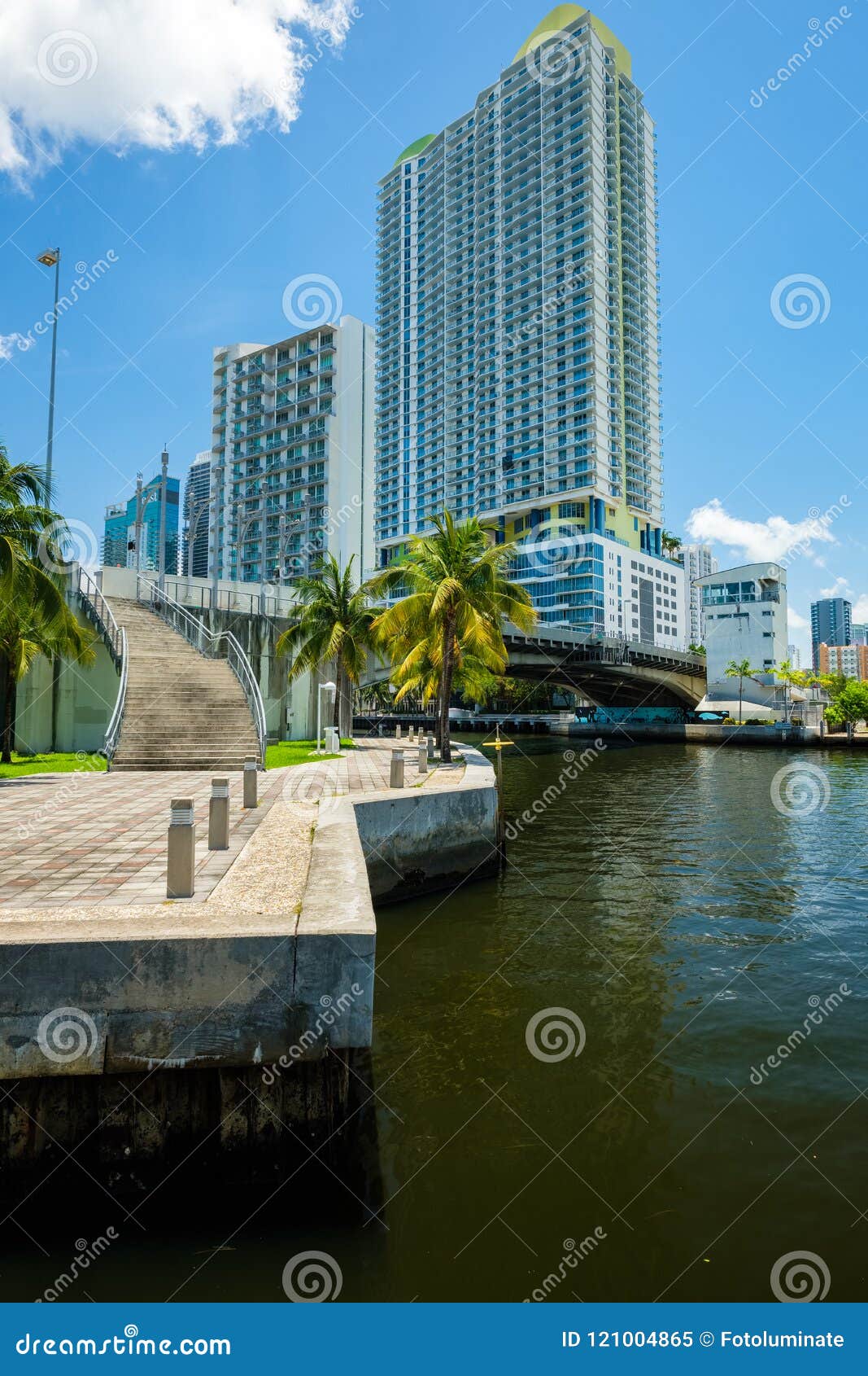 Arquitetura Da Cidade Do Rio De Miami Imagem Editorial - Imagem de ...