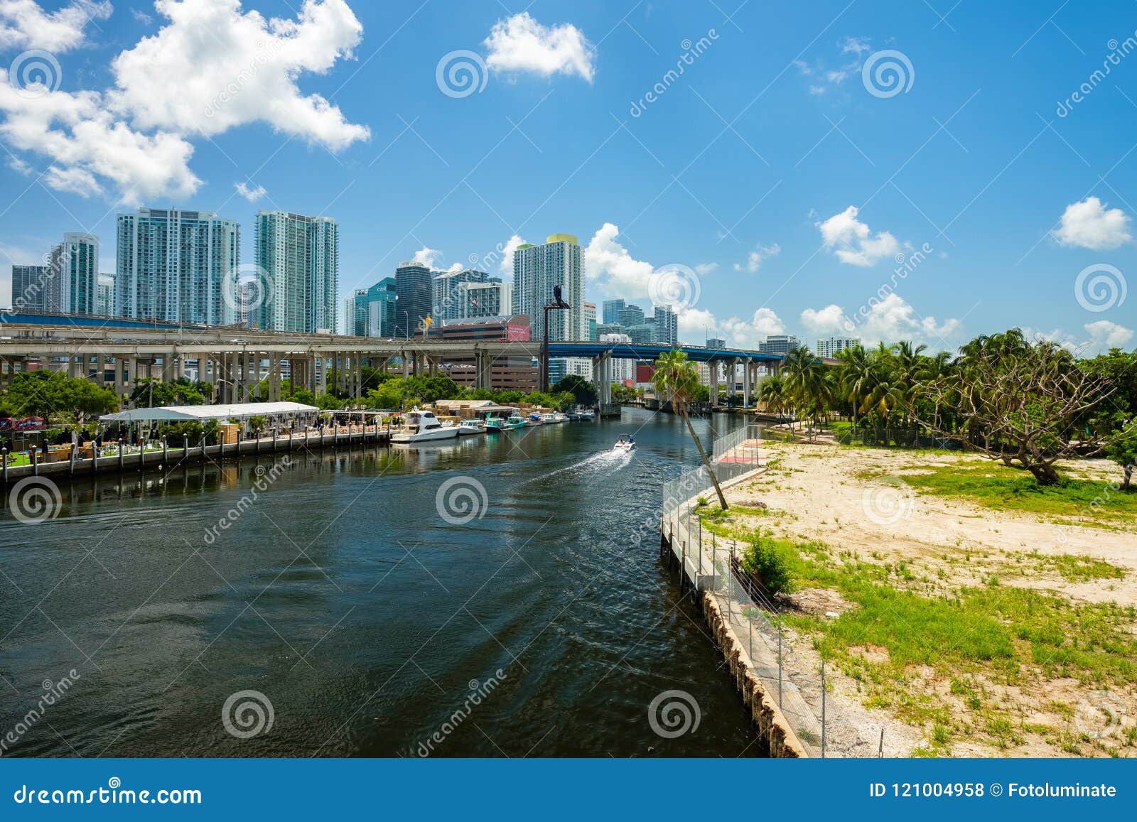 Arquitetura Da Cidade Do Rio De Miami Foto de Stock Editorial - Imagem ...
