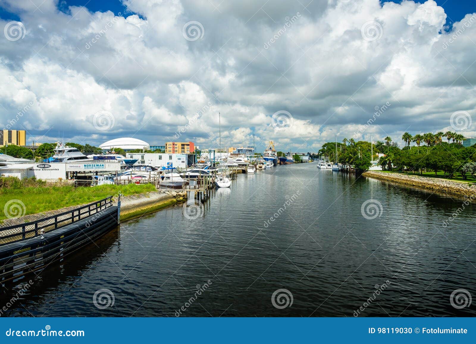 Arquitetura Da Cidade Do Rio De Miami Imagem Editorial - Imagem de ...