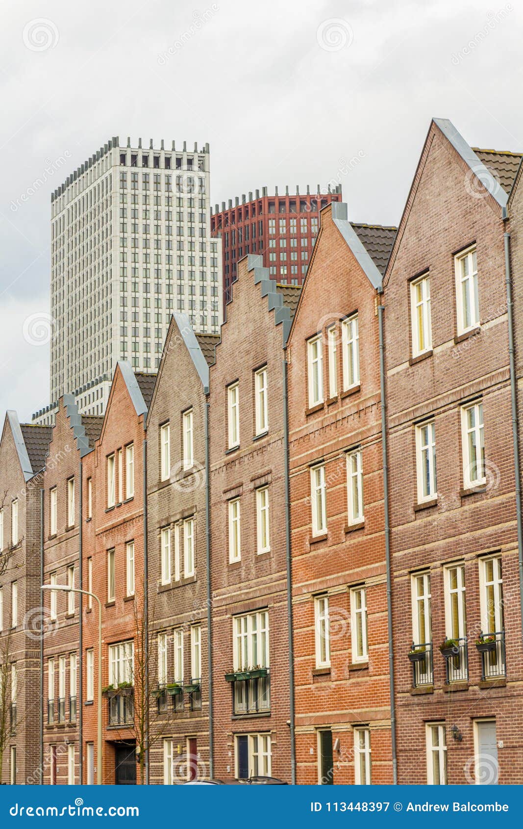 Arquitetura Moderna Da Skyline Da Cidade De Haia Fotografia Editorial ...