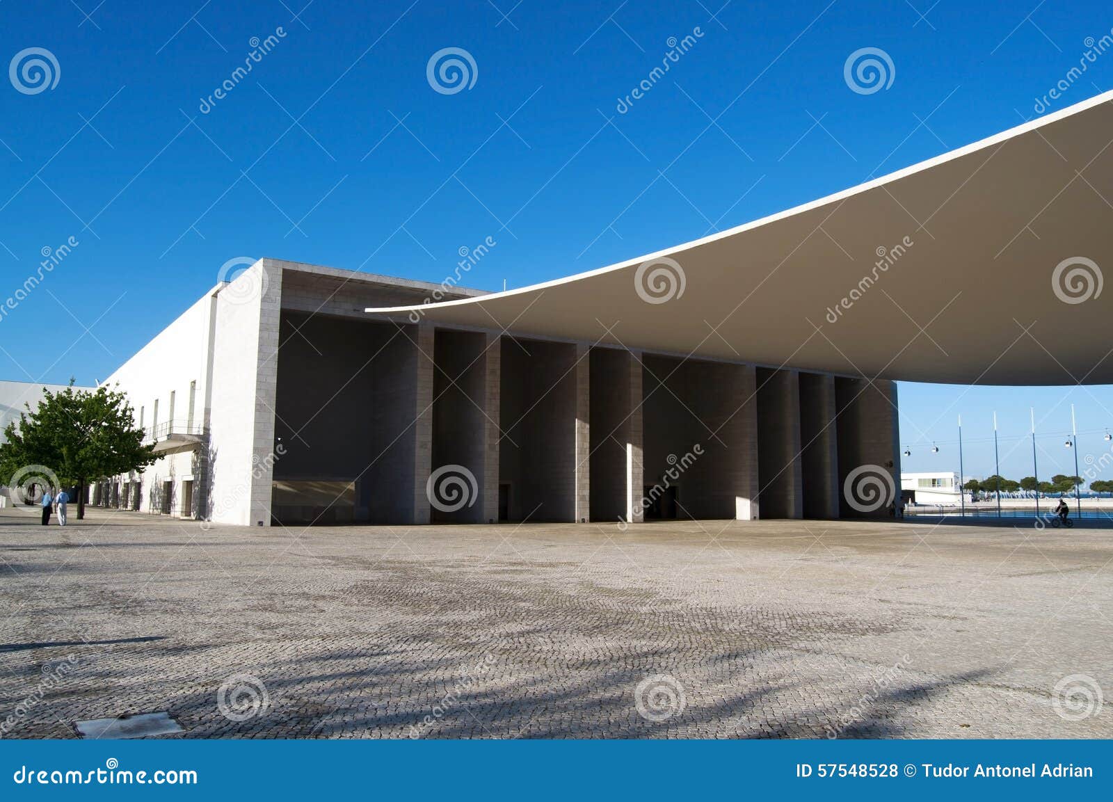 Arquitetura Moderna De Lisboa Foto de Stock - Imagem de portugal ...