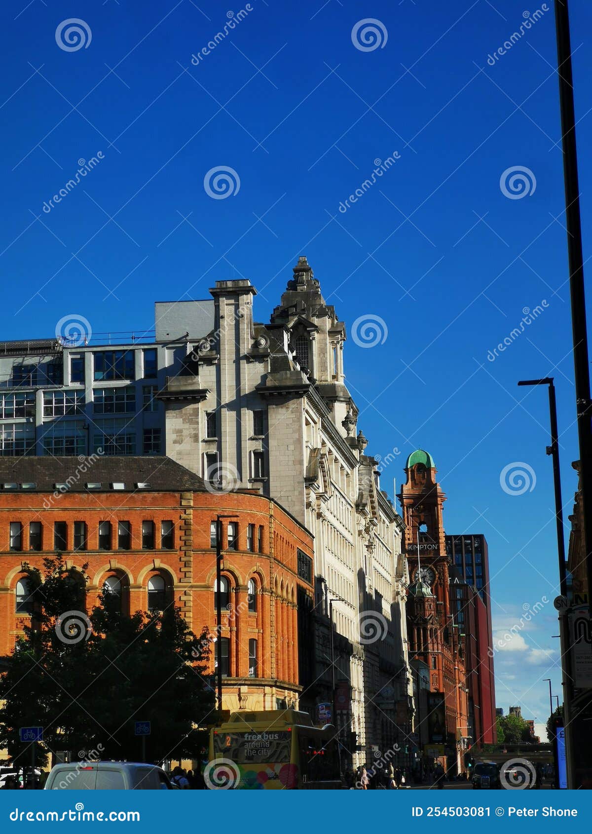 Arquitetura Moderna Do Centro De Manchester Foto Editorial - Imagem de ...