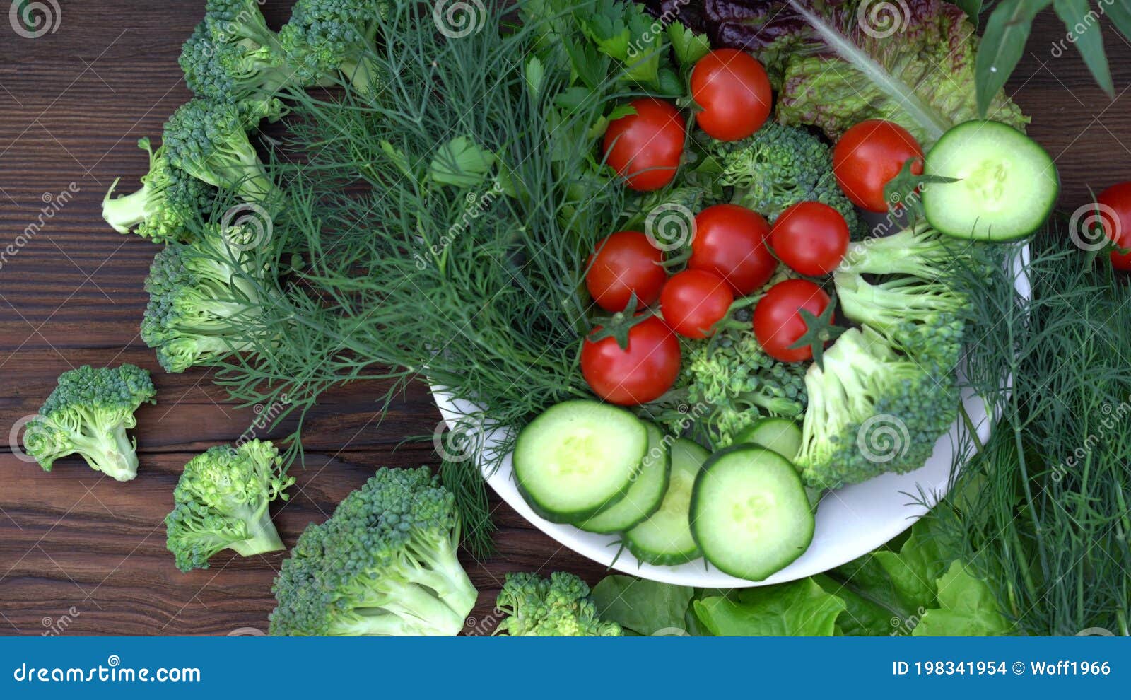 Arrange Fresh Raw Vegetables on a Platter. Platter of Fresh Vegetables ...
