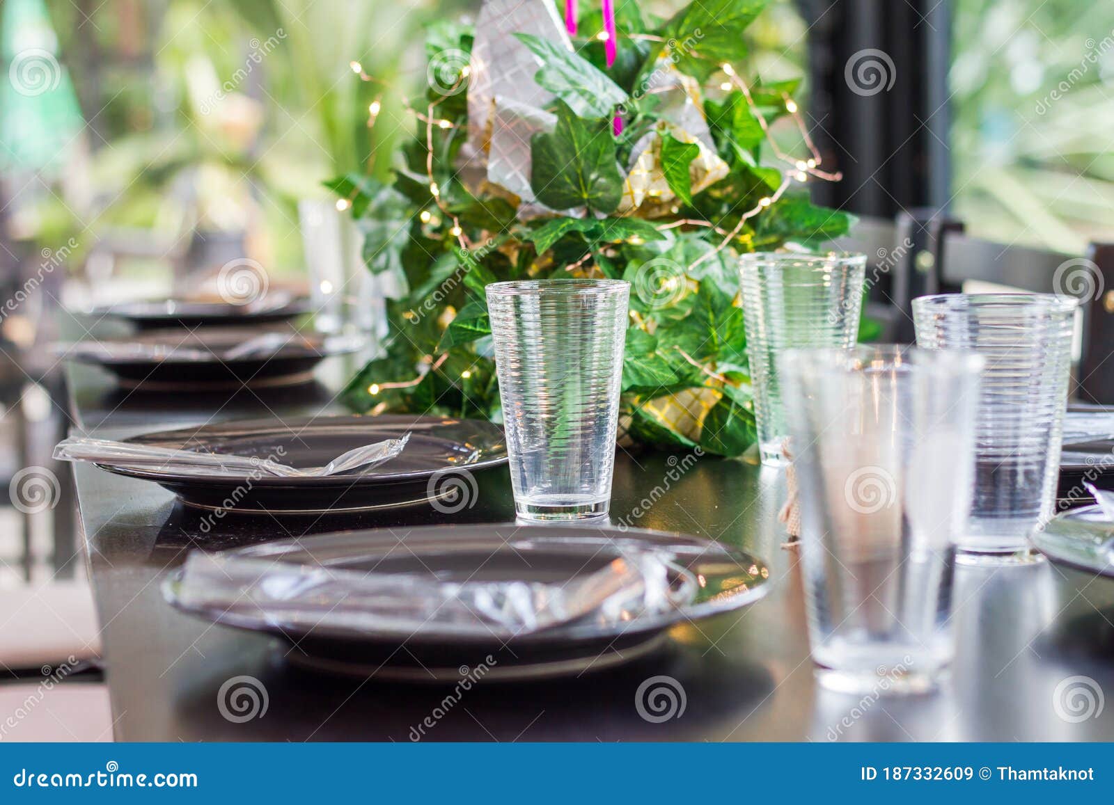 Arranging Beautiful Dining Table According To Need Will Make the ...