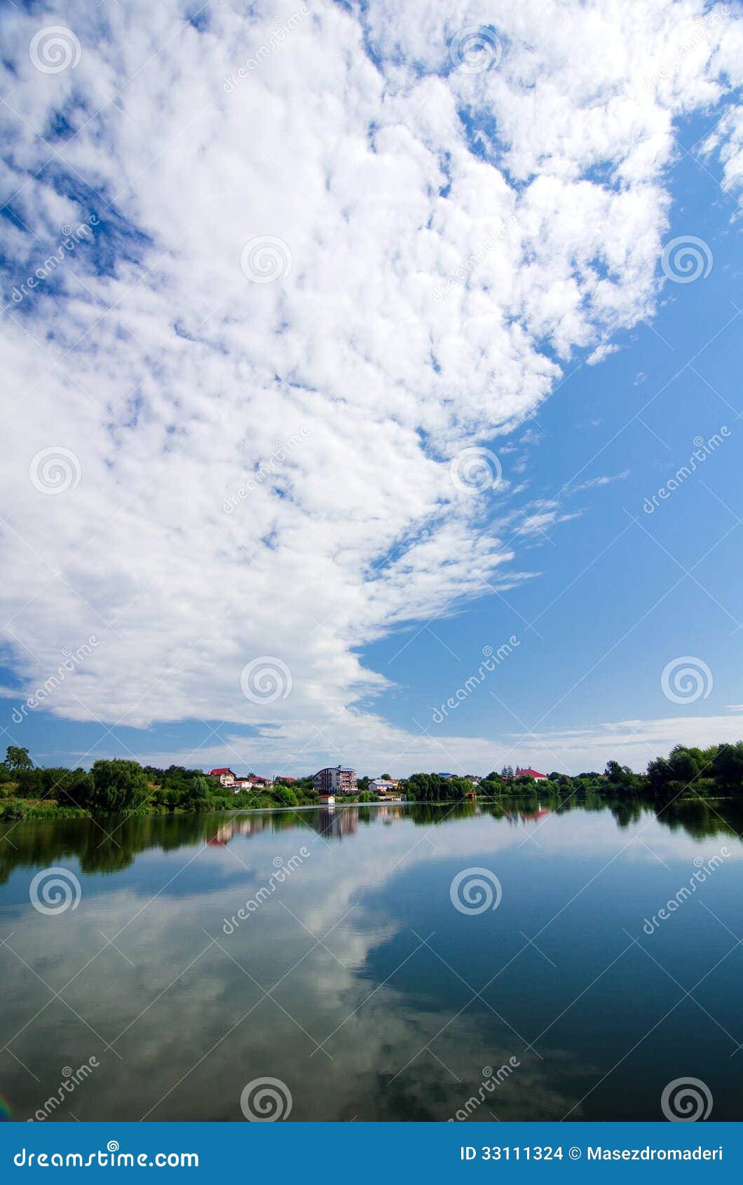 Arredores De Bucareste - Lago Snagov Foto de Stock - Imagem de paisagem ...