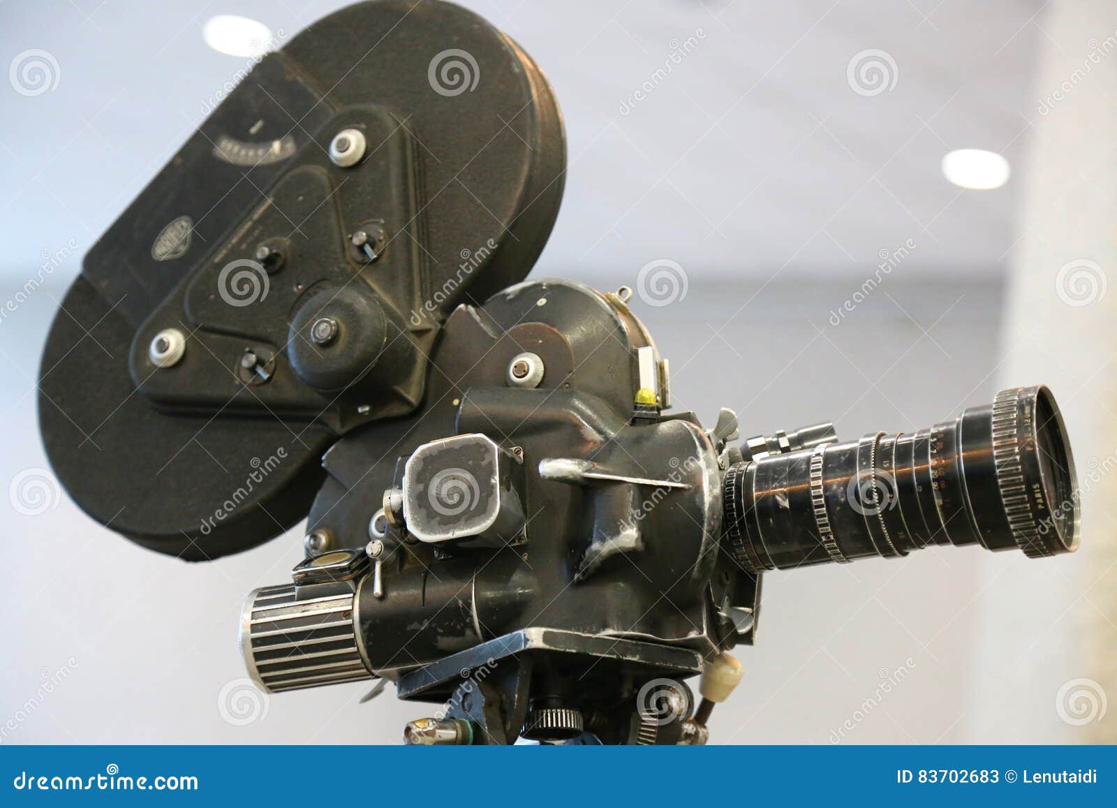 Arriflex 16mm 1952 editorial stock photo. Image of optical - 83702683