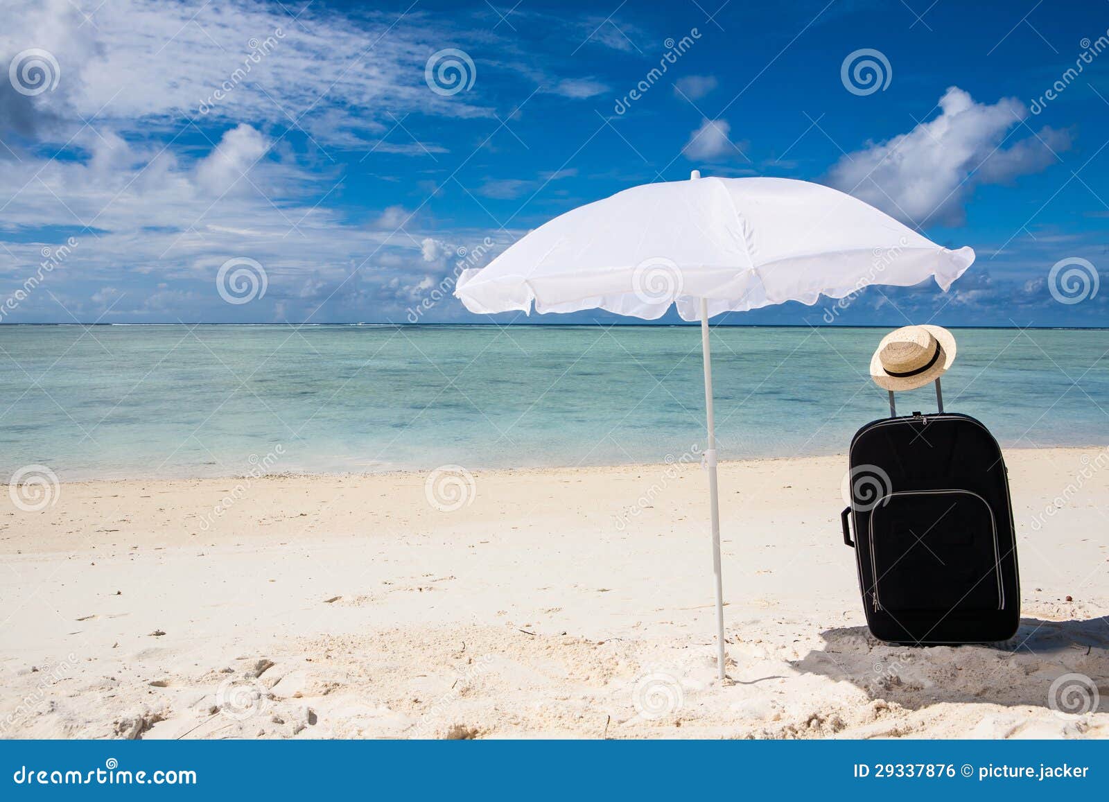 Arrival at the beach stock photo. Image of recreation - 29337876