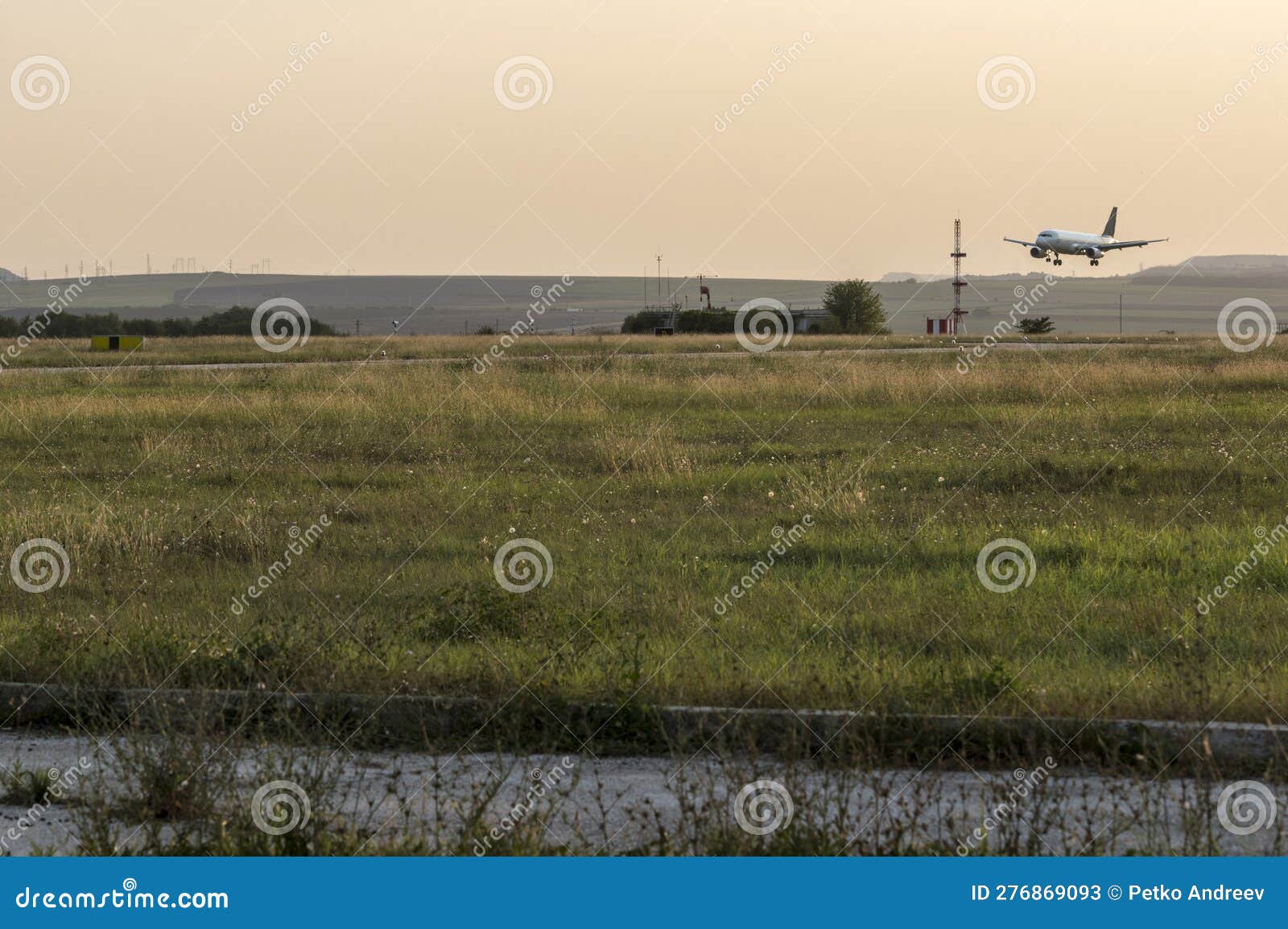 Arriving Flight at the Airport Editorial Stock Photo - Image of plane ...