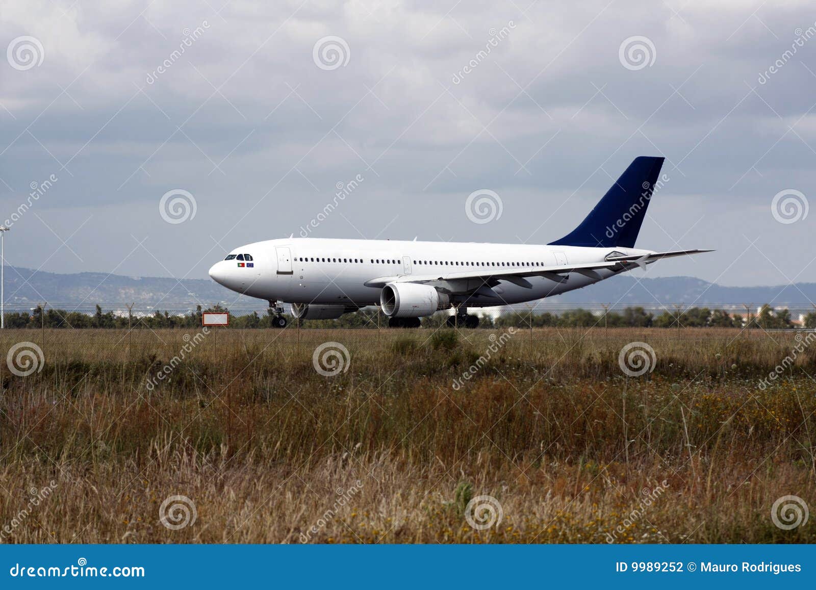 Arriving plane stock photo. Image of destination, movement - 9989252