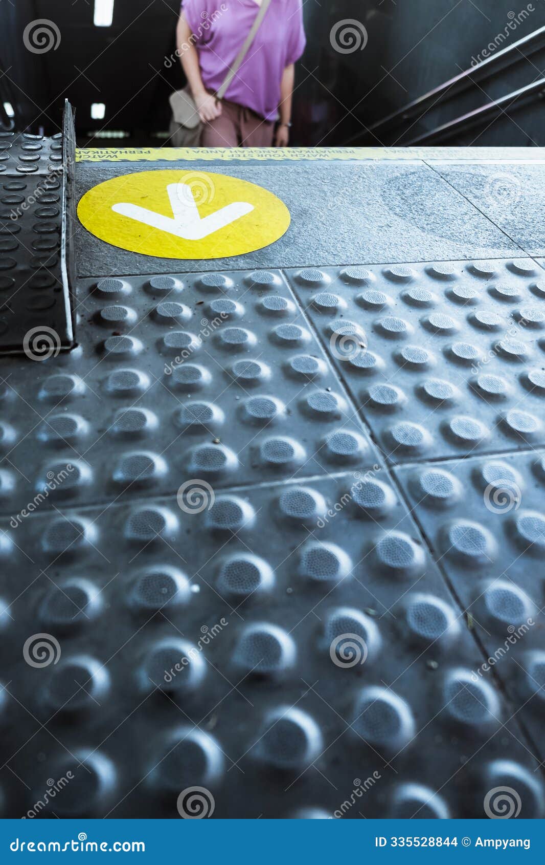 Red Arrow Direction Sign Over Vivid Bright Green Color Stone Wall With ...