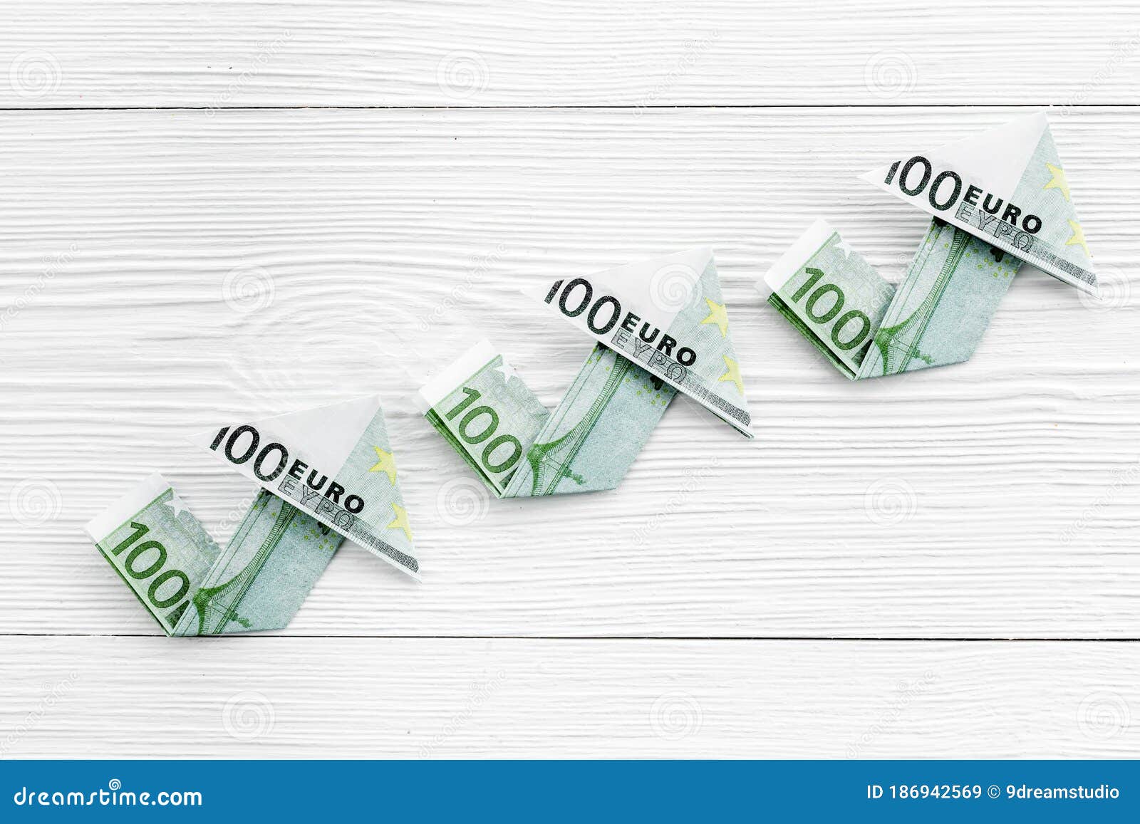 Euro And Chart Stock Photo | CartoonDealer.com #19645758