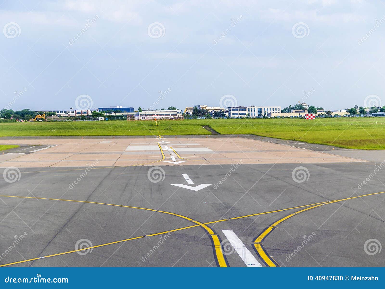 Arrows at Airport Runway Landing Stock Photo - Image of horuzon ...