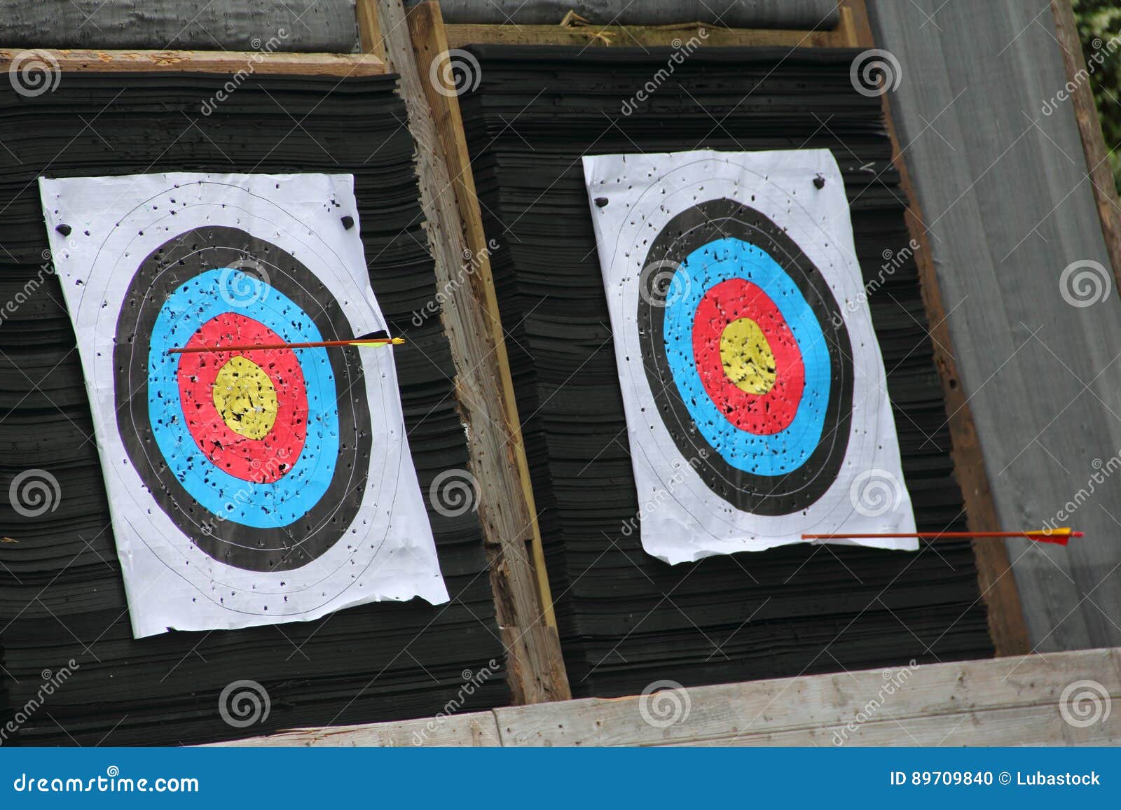 Arrows in archery target stock photo. Image of fail, aiming - 89709840