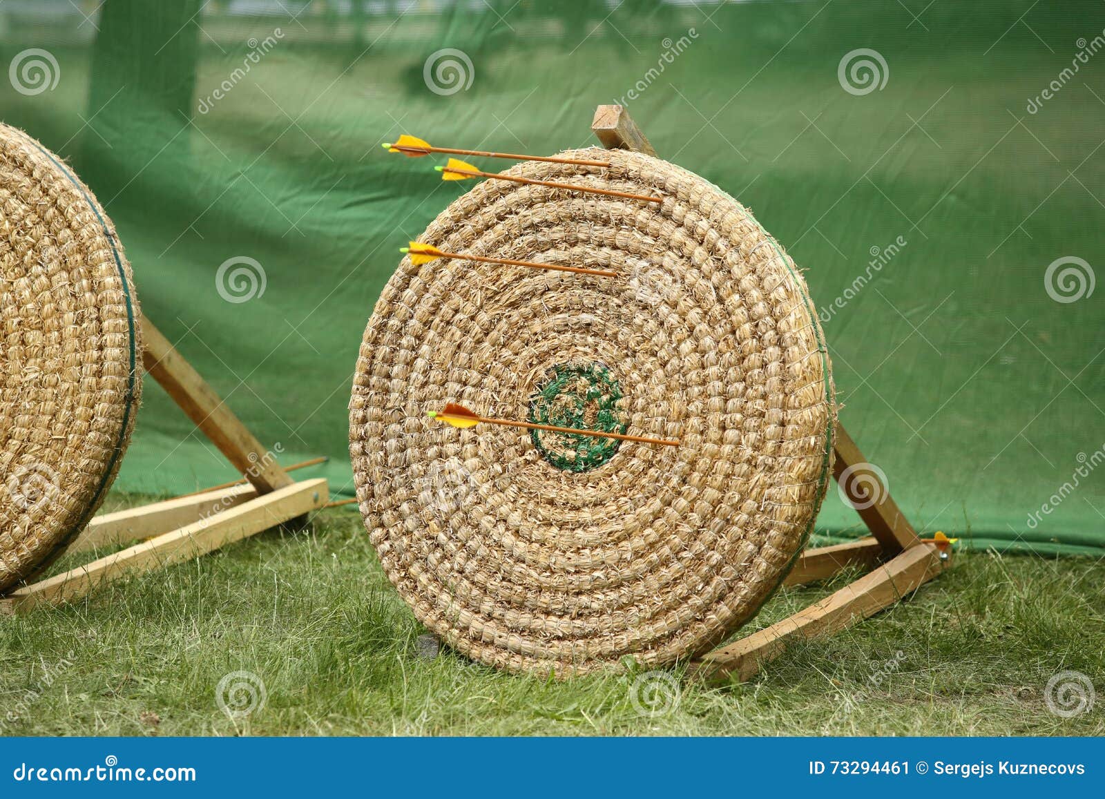 Arrows Flying Towards and Hitting Therir Target Stock Image - Image of ...