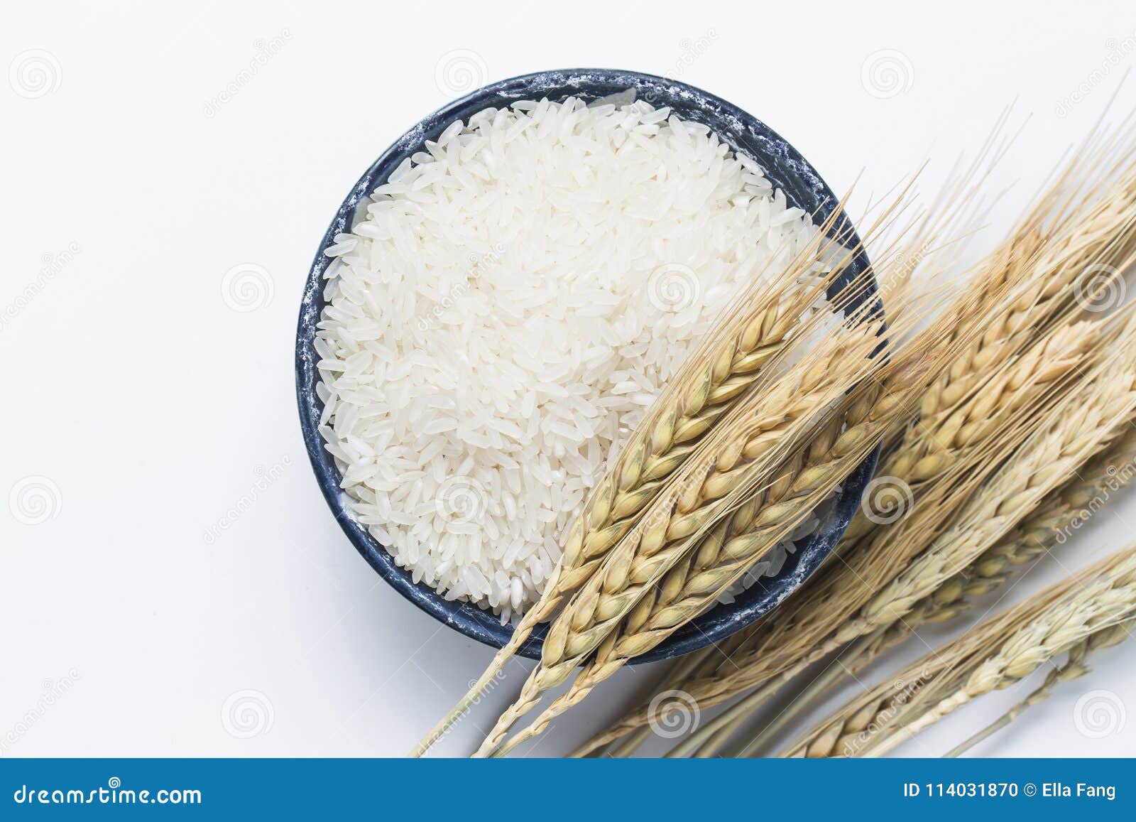 Arroz con trigo foto de archivo. Imagen de arroz, fondo - 114031870