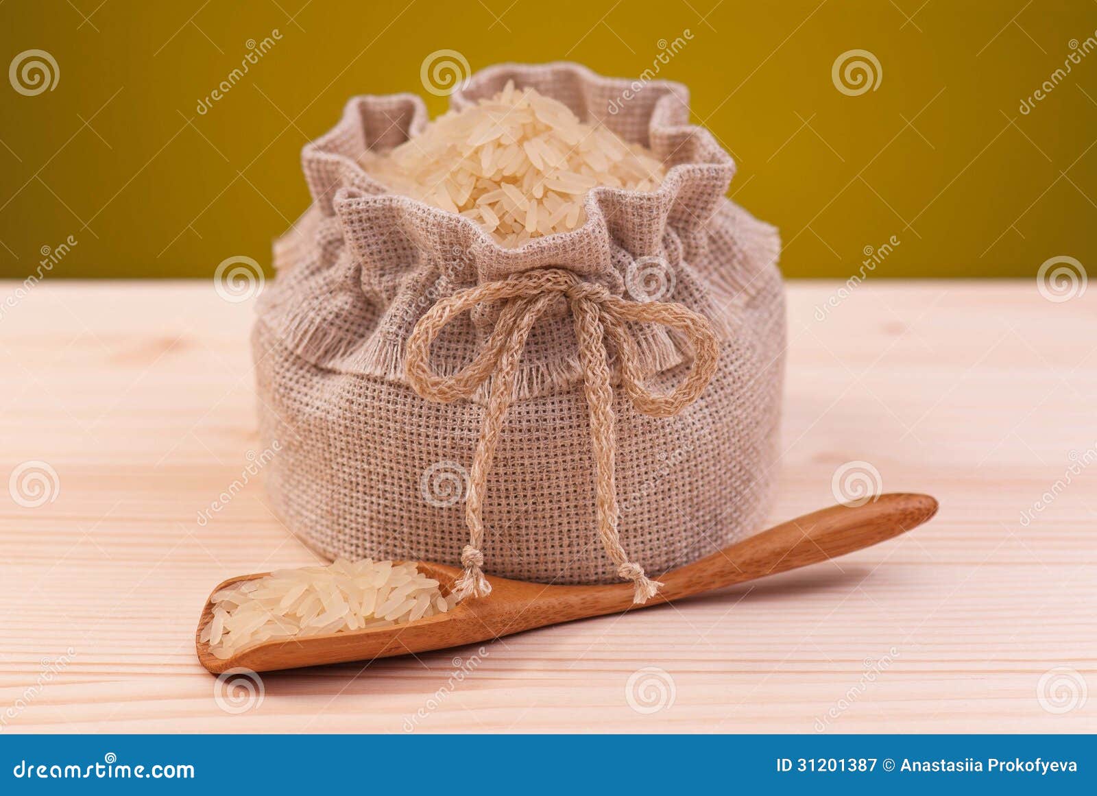 Arroz cru imagem de stock. Imagem de cozinhar, saco, jantar - 31201387