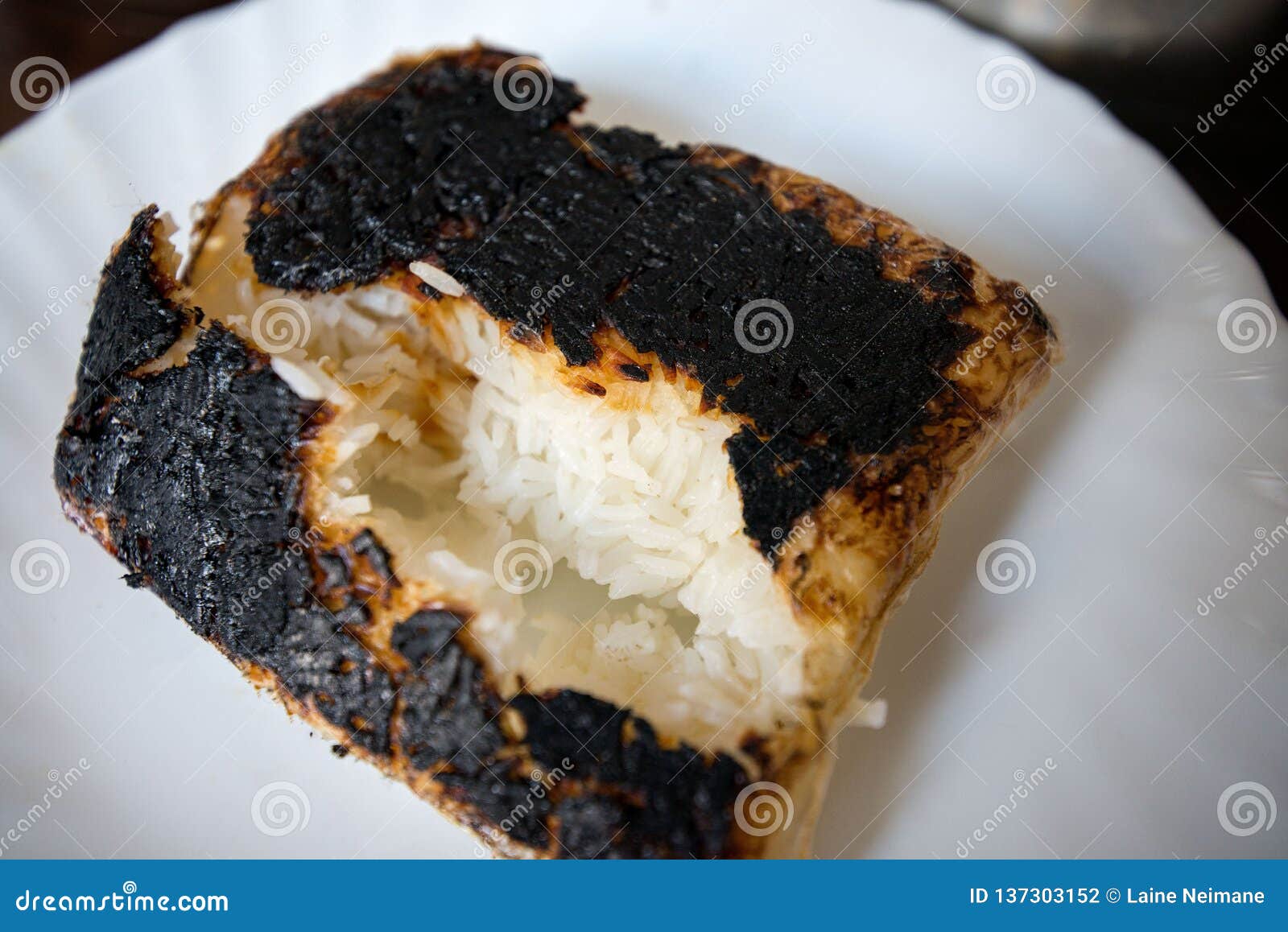 Arroz Totalmente Quemado En La Placa Foto de archivo - Imagen de error ...