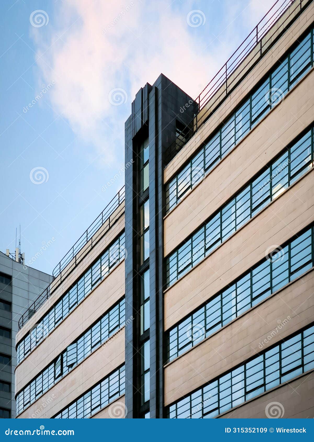 Art Deco Architecture in London, England Editorial Stock Image - Image ...