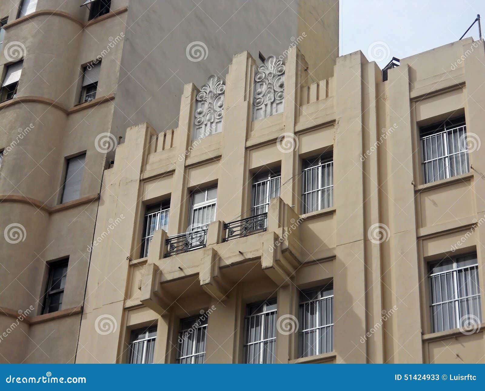 Art Deco Building stock afbeelding. Afbeelding bestaande uit stedelijk ...