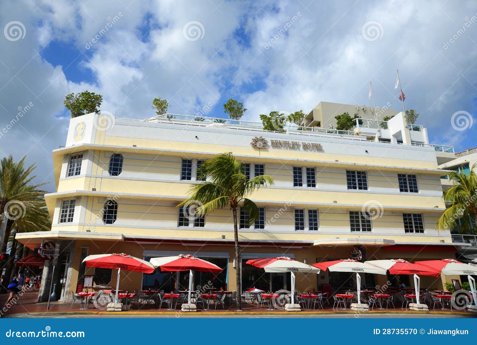 Art Deco Style Bentley in Miami Beach Editorial Image - Image of city ...