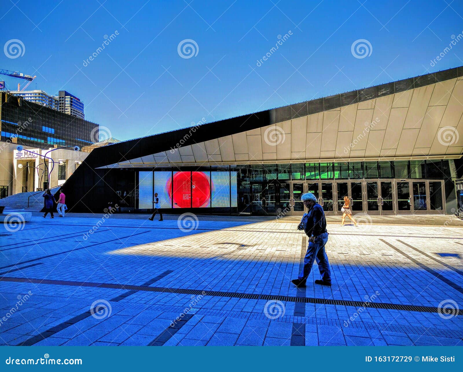 Art Museum Sidewalk Street View Editorial Stock Image - Image of ...