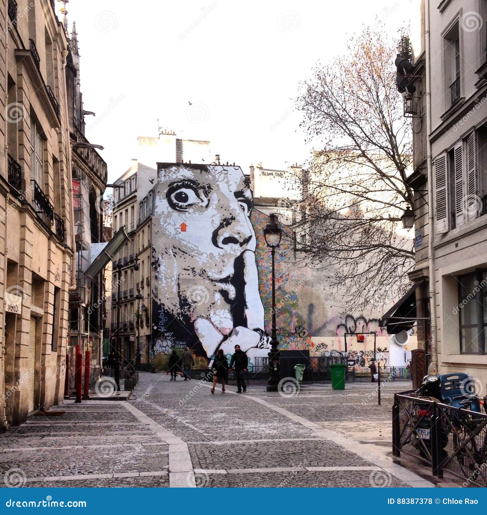 Arte della via di Parigi fotografia stock editoriale. Immagine di arte ...