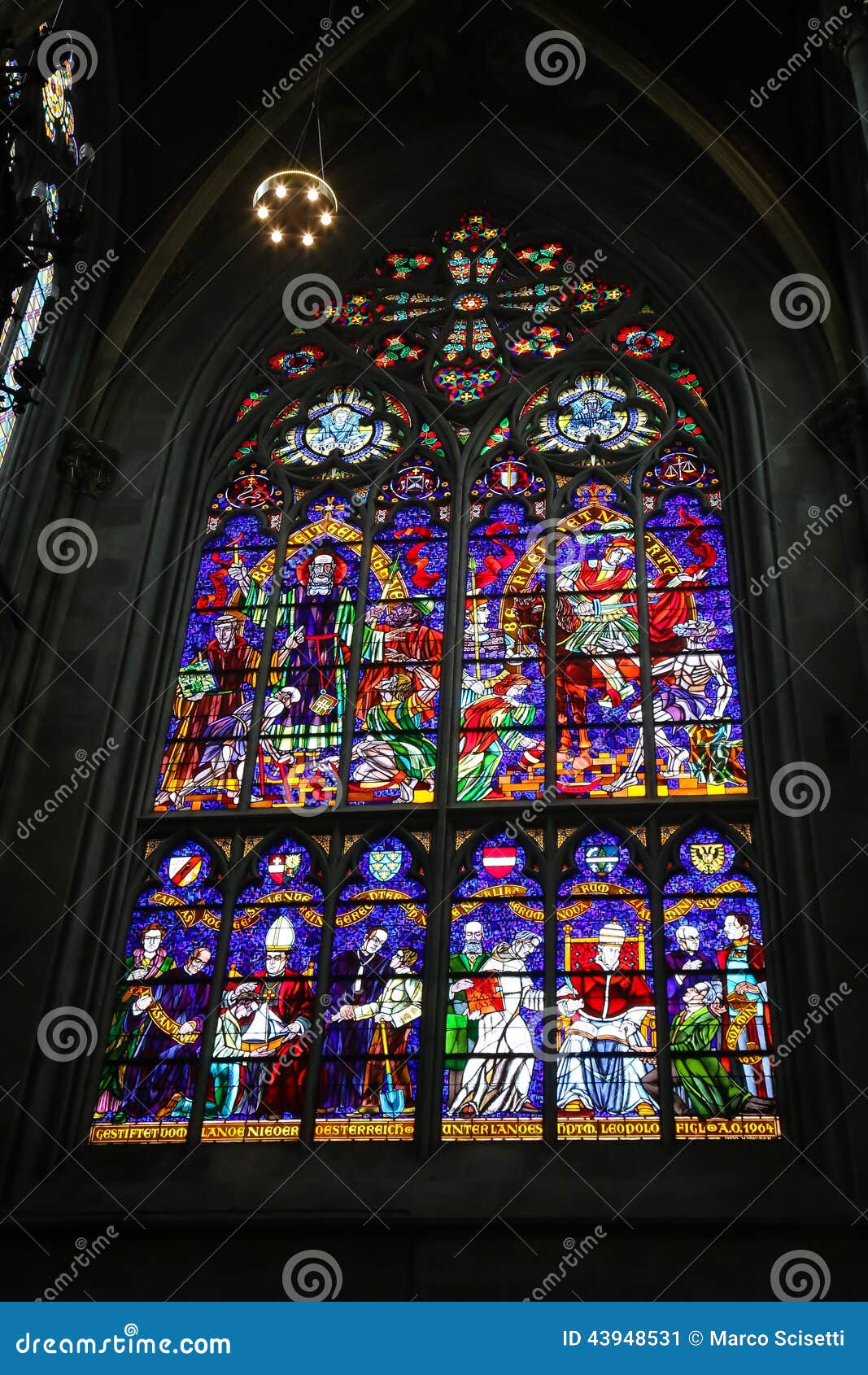 Arte do vitral em Wien imagem de stock. Imagem de obsoleto - 43948531