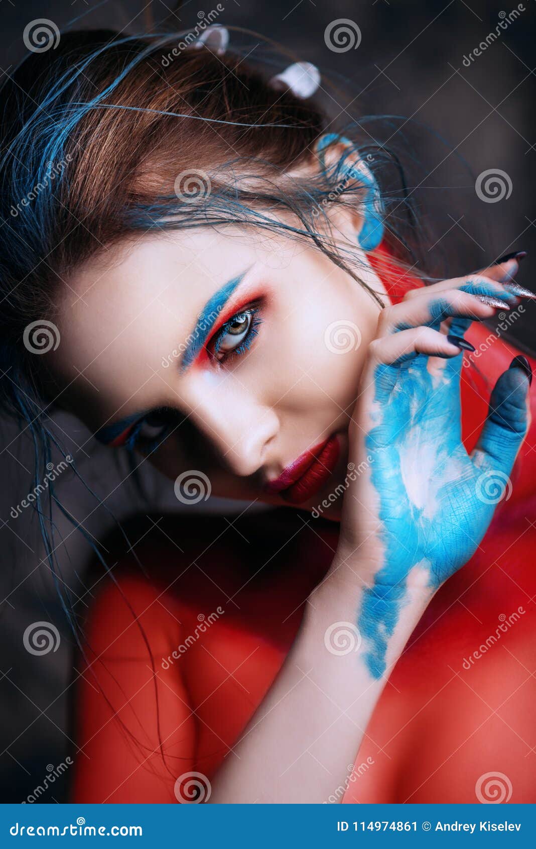 Arte en color rojo imagen de archivo. Imagen de lipstick - 114974861