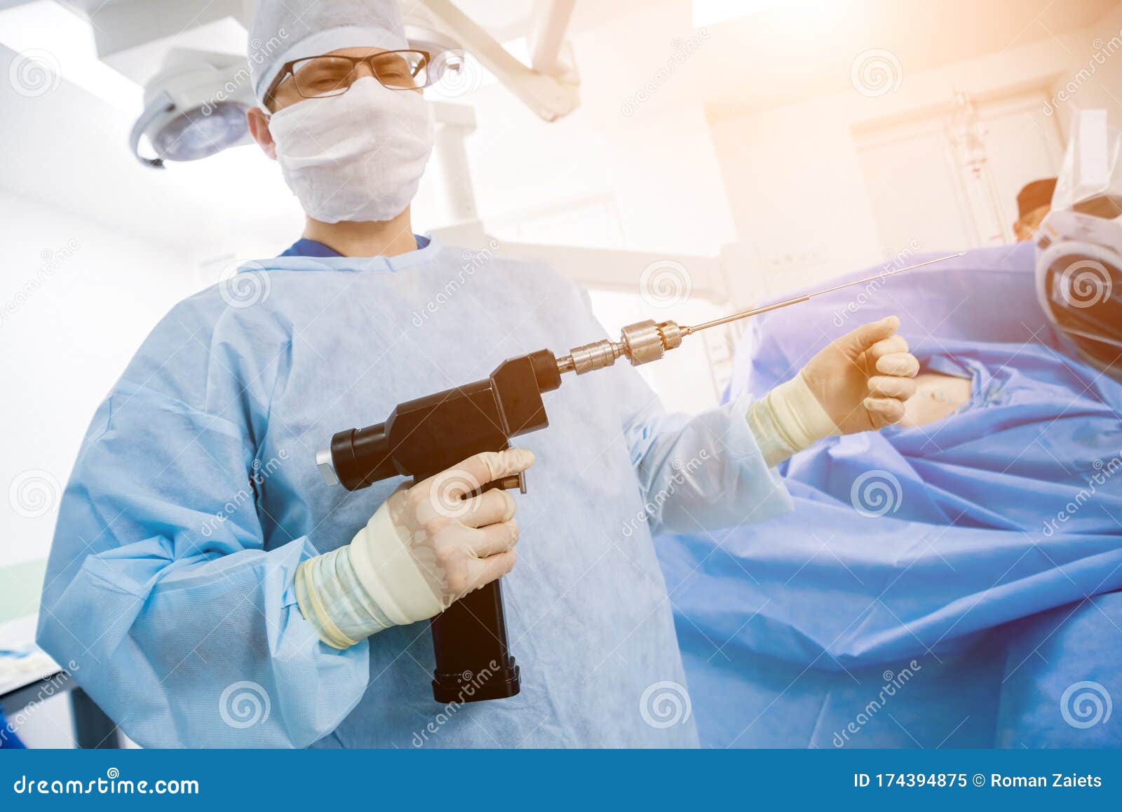 Arthroscope Surgery. Orthopedic Surgeons in Teamwork in the Operating ...