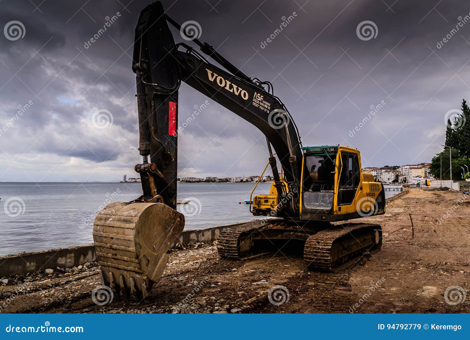 Artificial Shoreline Construction Editorial Stock Image - Image of life ...