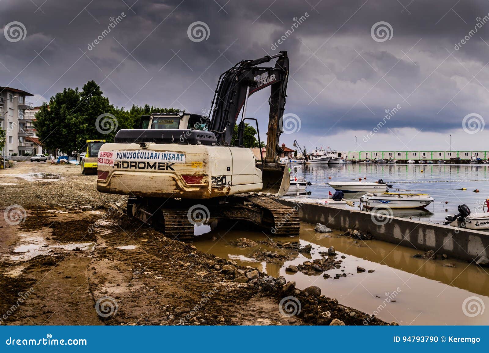 Artificial Shoreline Construction Editorial Image - Image of industry ...