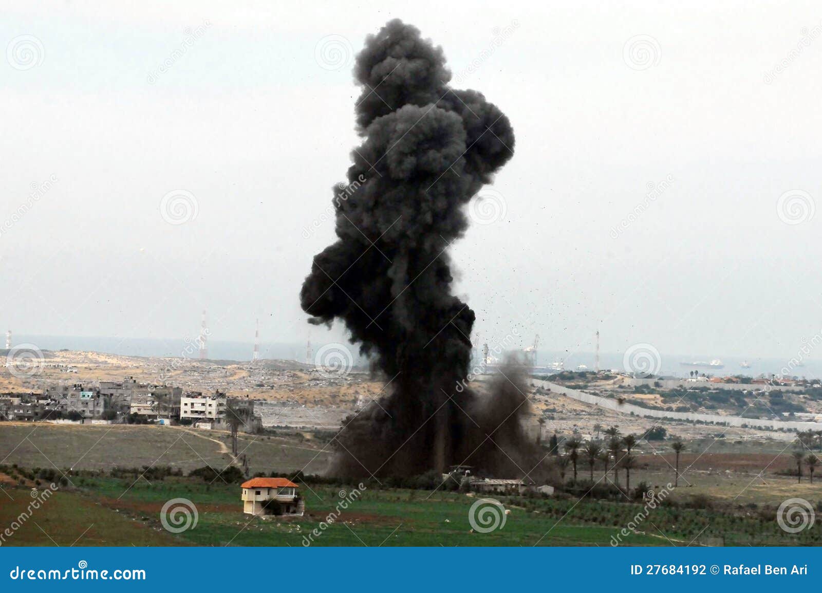 Artillery Explosion in Gaza Strip Editorial Photography - Image of ...