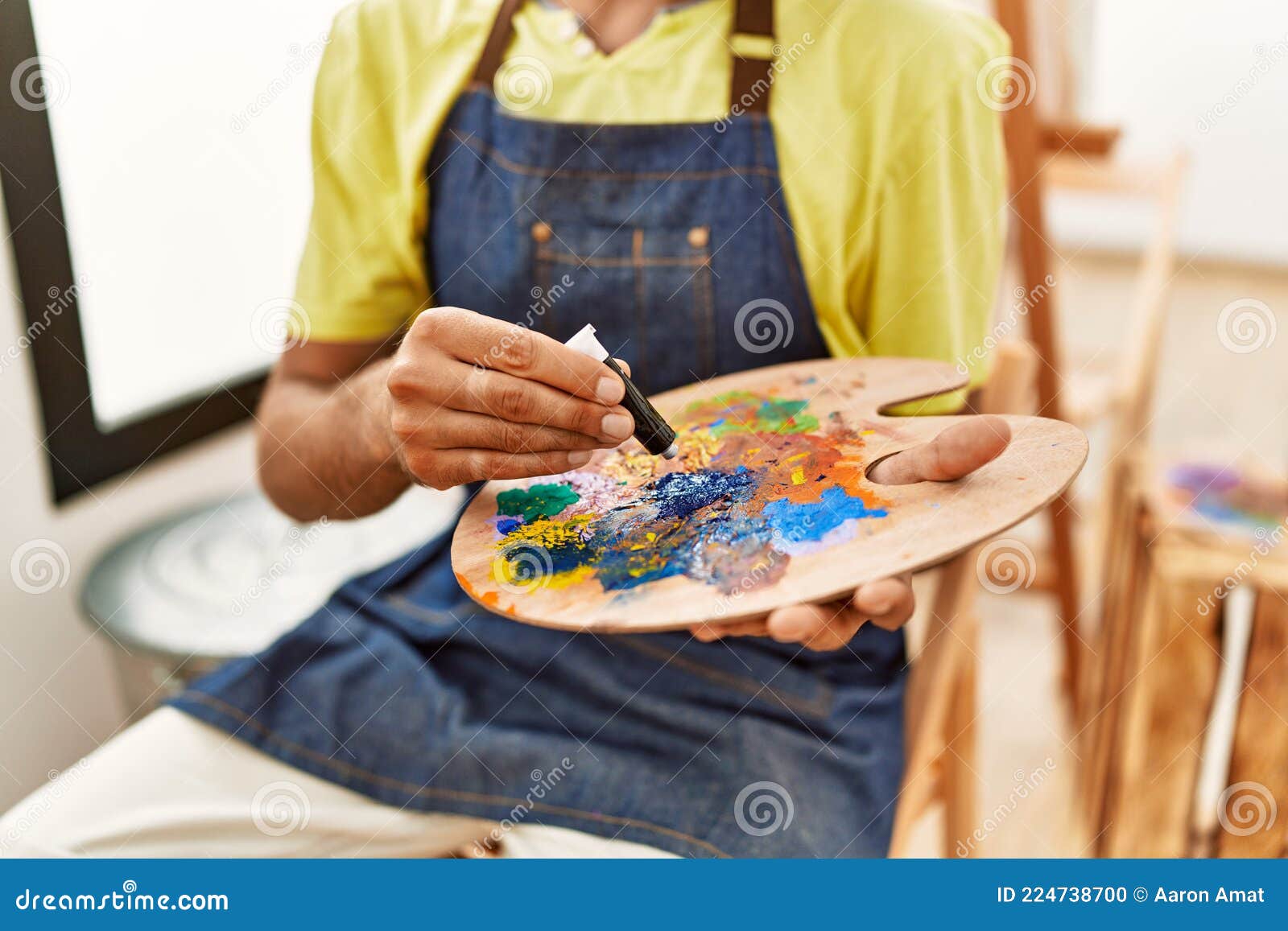 Artist Man Mixing Colors on Palette at Art Studio Stock Photo - Image ...
