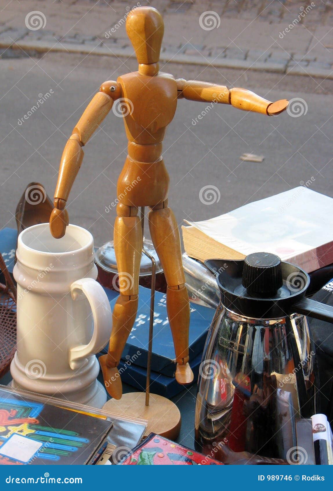 Artist S Dummy on a Flea Market Stock Photo - Image of statue, pose: 989746