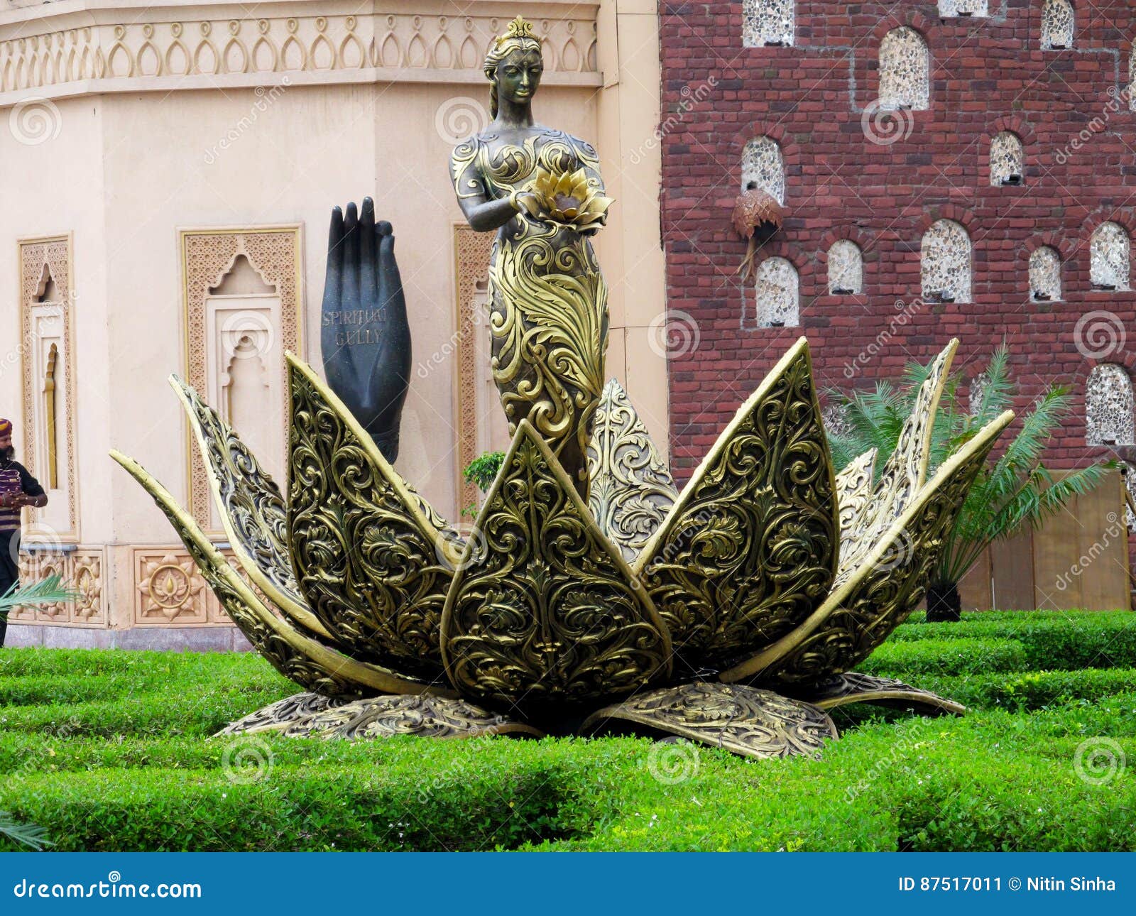 Artistic statue editorial photo. Image of artistic, lady - 87517011