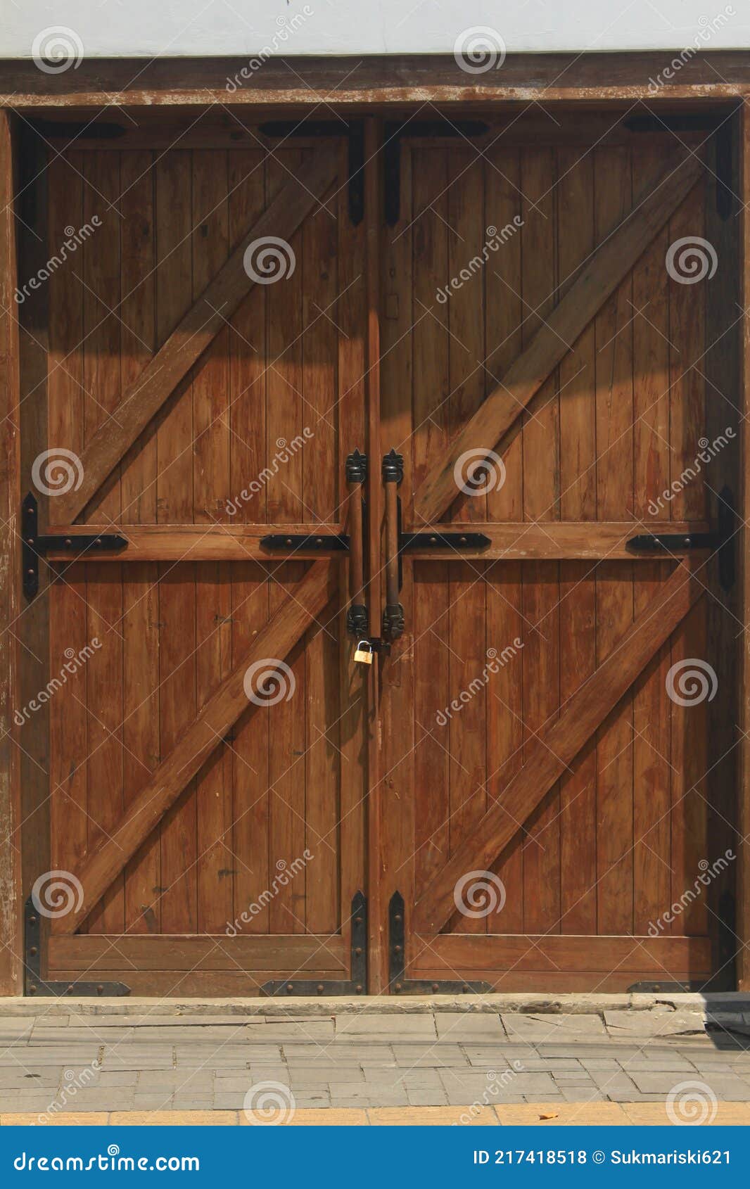 Artistic Wooden Gate with an Authentic Vintage Rustic Theme Stock Photo ...