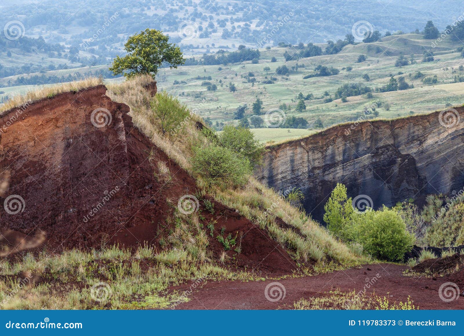As Cores Do Vulcano Extinto De Racos Imagem de Stock - Imagem de verde ...