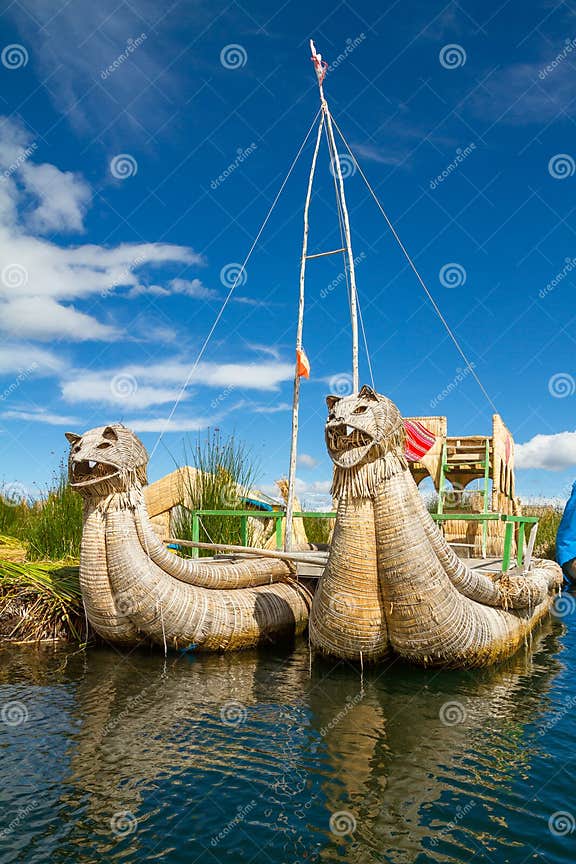 As Ilhas Da Flutuação E De Turista Do Lago Titicaca Imagem de Stock ... As Ilhas Da Flutuação E De Turista Do Lago Titicaca Imagem de Stock ...