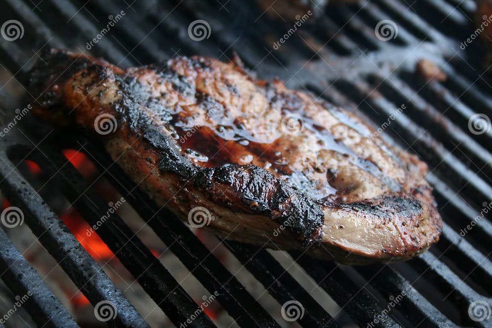Asado a La Parilla De Un Filete Imagen de archivo - Imagen de hecho ...